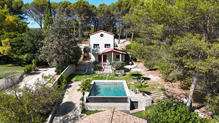 Maison à vendre - Ventabren - 7 pièces - 5 chambres