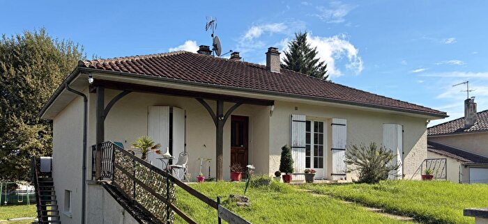 Maison à vendre - Bassillac - 5 pièces - 4 chambres