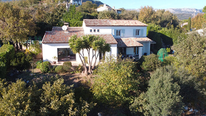 Maison à vendre - Châteauneuf-Grasse - 5 pièces - 3 chambres