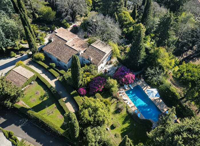 Maison à vendre - Grasse, Saint-Antoine, Aspres, Plascassier - 8 pièces - 6 chambres