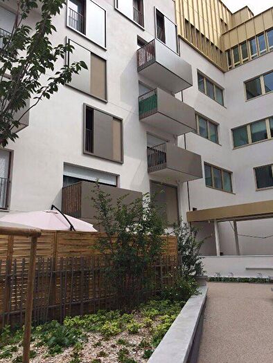 Appartement à louer - République-Gare-Porte de Paris, Saint-Denis - 1 pièce