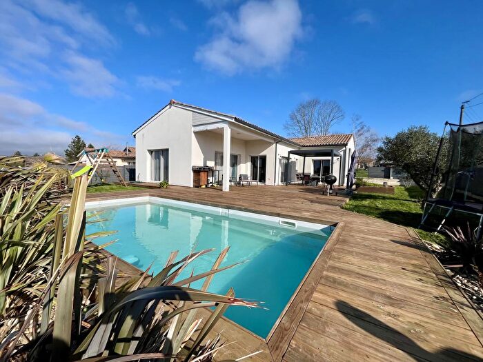 Maison à vendre - Langon - 4 pièces - 3 chambres