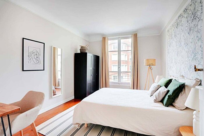 Vaugirard-Parc des Expositions, Paris 15ème arrondissement : Appartement 1 pièce à louer