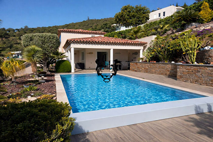 Maison 4 pièces à La Londe-les-Maures, Valcros, Alicastre, Haut Pansard, Bas Pansard, Le Pin, à vendre