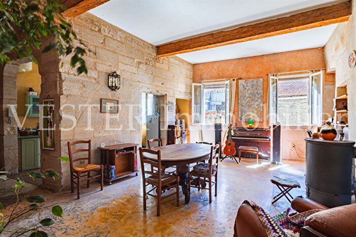 Maison 7 pièces à Aramon, à vendre