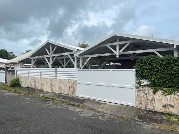 Maison à vendre - Le Moule - 9 pièces - 4 chambres