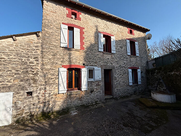 Maison à vendre - Bersac-sur-Rivalier - 9 pièces - 6 chambres
