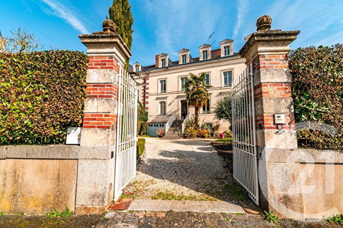 Maison à vendre - Laval, Les Pommeraies - 9 pièces - 6 chambres