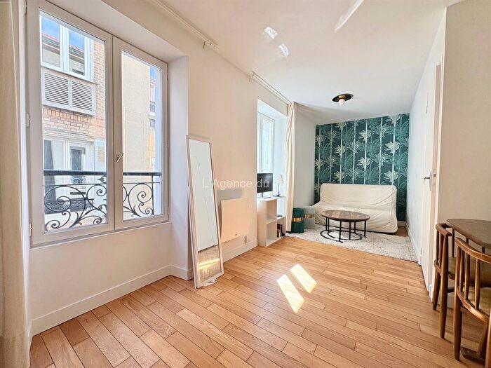 Appartement 2 pièces à Paris 15ème, Violet, Commerce, à vendre