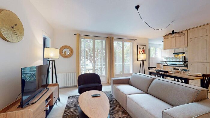 Appartement à louer - Beaux Arts, Montpellier - 5 pièces - 4 chambres