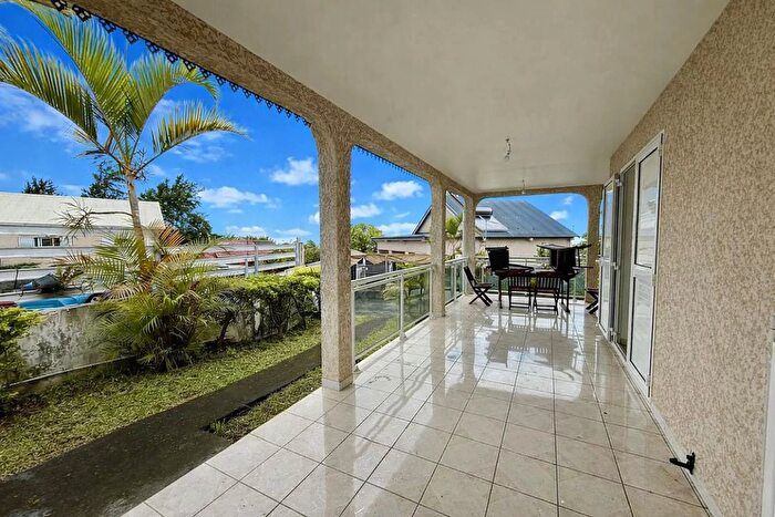 Maison à louer - Le Tampon, Onzième, Douzième - 4 pièces - 3 chambres