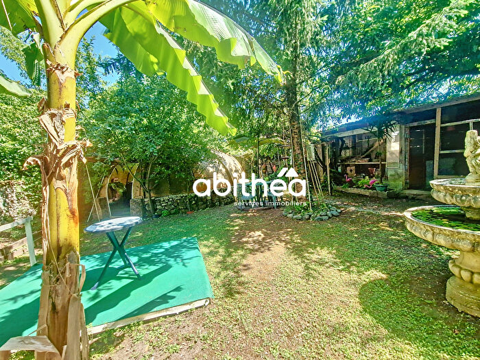 Maison à vendre - Saint-Genis-de-Saintonge - 8 pièces - 5 chambres