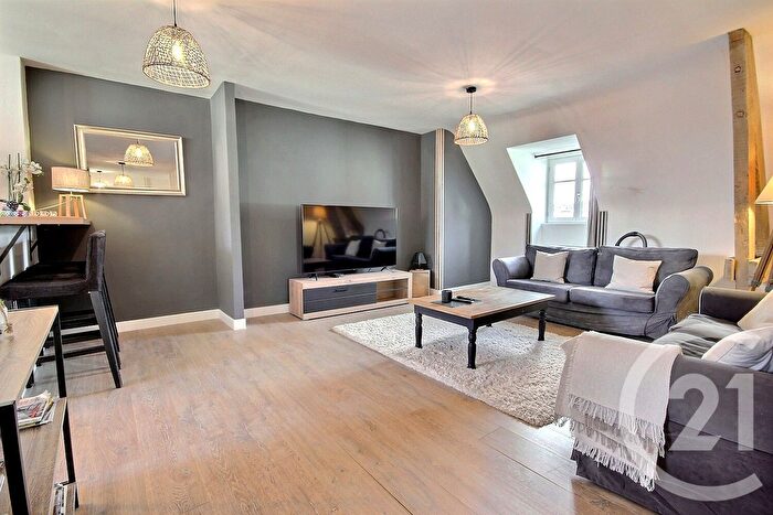 Appartement à vendre - Blois, Centre-ville - 4 pièces - 3 chambres