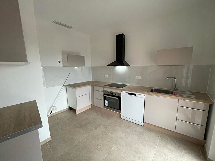 Allauch, Centre-ville, Village : Maison 3 pièces à louer