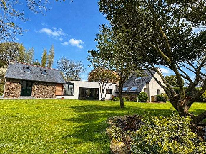 Maison à vendre - Plouvien - 7 pièces - 4 chambres