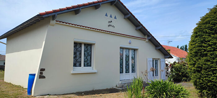Maison 4 pièces à vendre - Saint-Michel-Chef-Chef