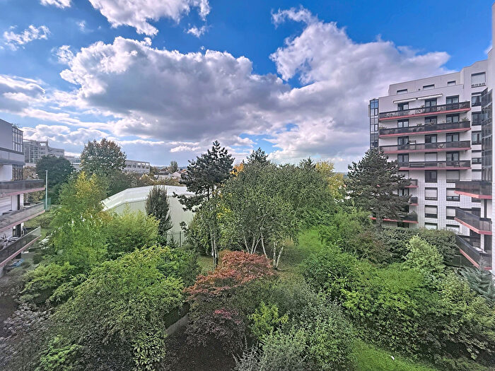 Appartement à vendre - Issy-les-Moulineaux, Les Epinettes, Le Fort, Les Hauts dIssy - 3 pièces - 2 chambres