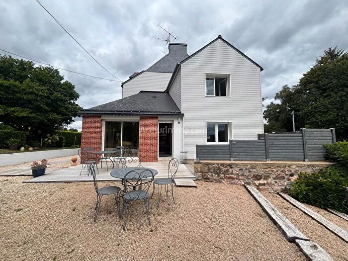 Maison 6 pièces à Bourbriac, à vendre
