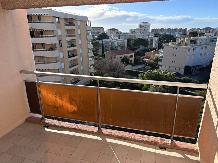 Appartement à louer - Fréjus - 1 pièce