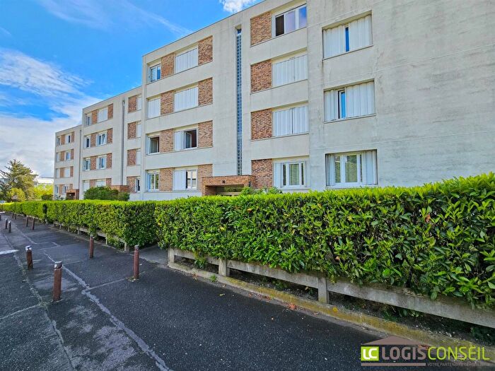 Appartement à louer - Croix Blanche, Châtenay-Malabry - 3 pièces - 2 chambres