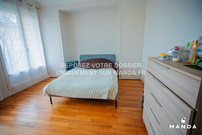 Appartement à louer - Mantes-la-Jolie, Centre-ville - 5 pièces - 4 chambres