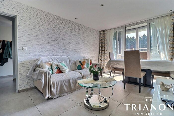 Appartement à vendre - Les Clayes-sous-Bois, Centre-ville - 4 pièces - 3 chambres