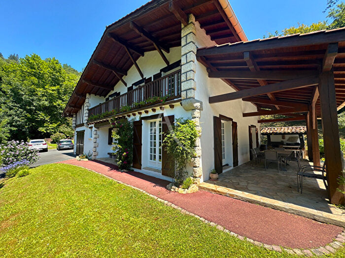 Maison à vendre - Biriatou - 6 pièces - 4 chambres