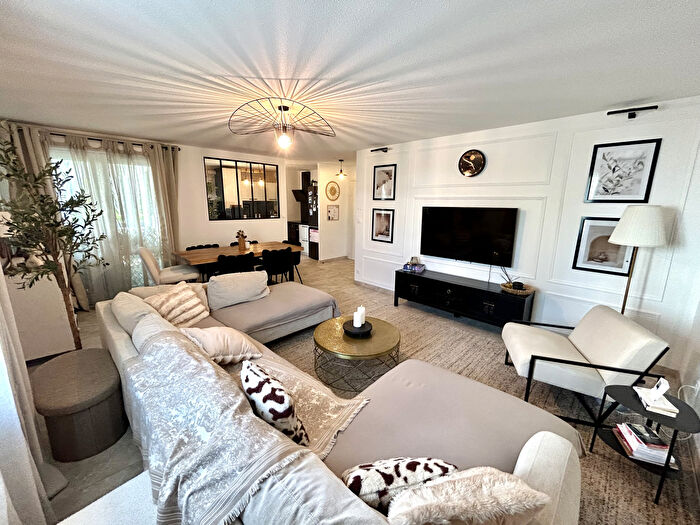 Appartement 4 pièces à Ville-la-Grand, à vendre