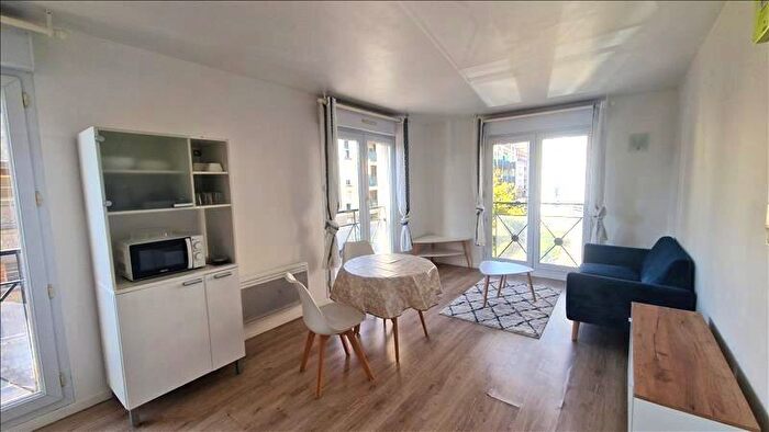 Appartement à louer - Gournay-Jaurès-Gare, Creil - 2 pièces - 1 chambre