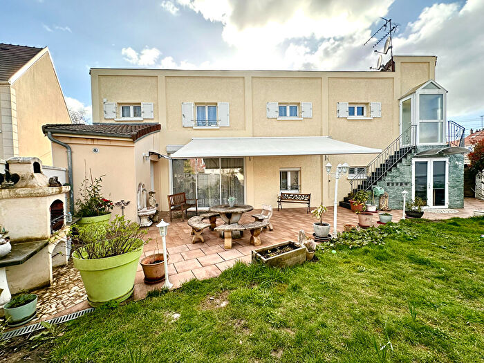 Maison à vendre - Mitry-Mory, Champs - 9 pièces - 5 chambres