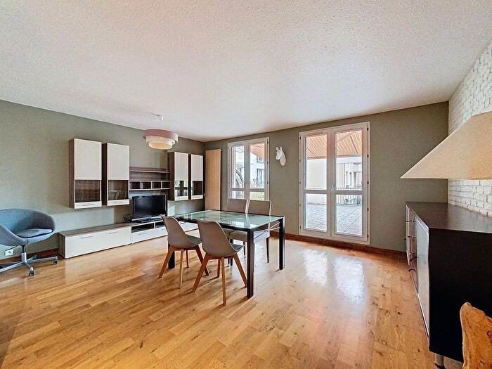 Appartement à louer - Le Manet-Nord, Montigny-le-Bretonneux - 4 pièces - 3 chambres