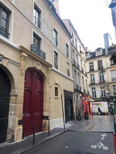 Appartement à louer - Saint Gervais, Paris ème arrondissement - 2 pièces - 1 chambre