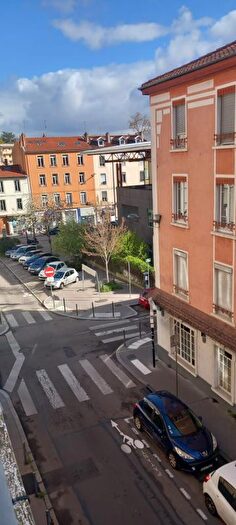 Appartement à louer - Oullins, Centre-ville - 2 pièces - 1 chambre