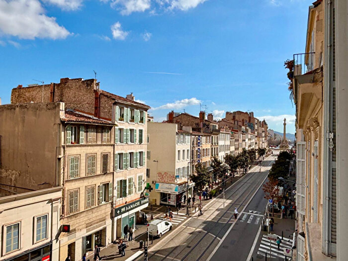 Appartement à vendre - Marseille e , Castellane - 4 pièces - 3 chambres