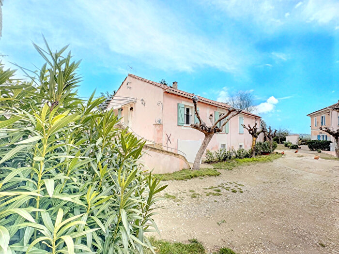 Appartement à louer - Lambesc - 3 pièces - 2 chambres