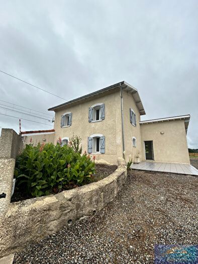 Sarrouilles - Maison 4 pièces à louer