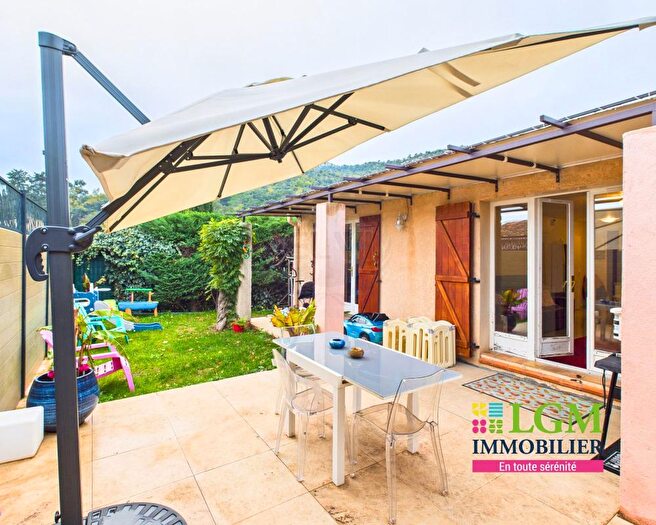 Maison à vendre - Le Plan-de-la-Tour - 4 pièces - 3 chambres