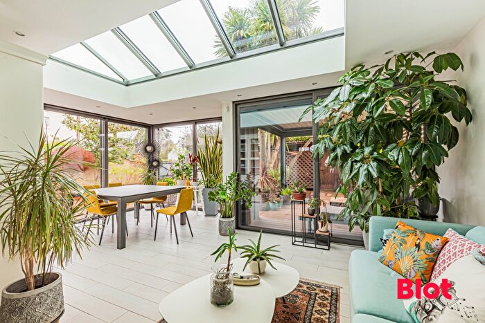 Maison à vendre - Nantes, Longchamp, Rond-Point de Rennes, Perverie, Américains - 7 pièces - 5 chambres