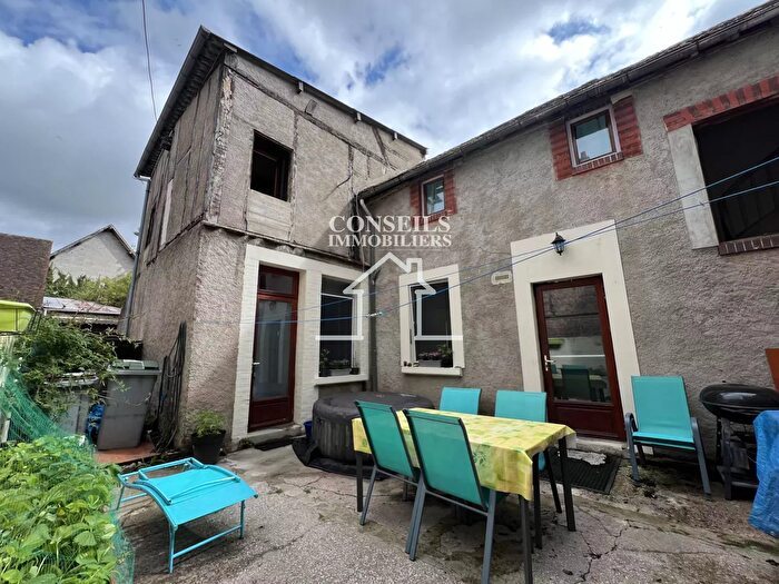 Maison 5 pièces à vendre à Saint-Julien-du-Sault