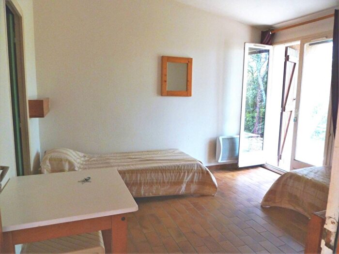 Appartement à louer - Garrigues, Nîmes - 1 pièce