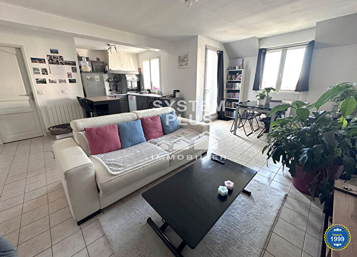 Brétigny-sur-Orge, Centre-ville : Appartement 4 pièces à vendre