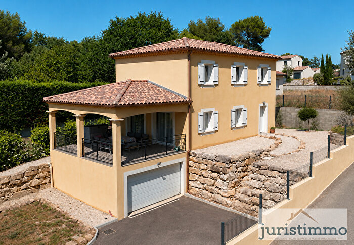 Maison 5 pièces à vendre à Saint-Geniès-de-Comolas