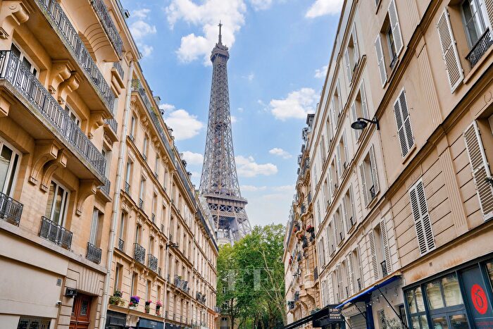 Paris 7ème, Champ de Mars : Appartement 3 pièces à louer