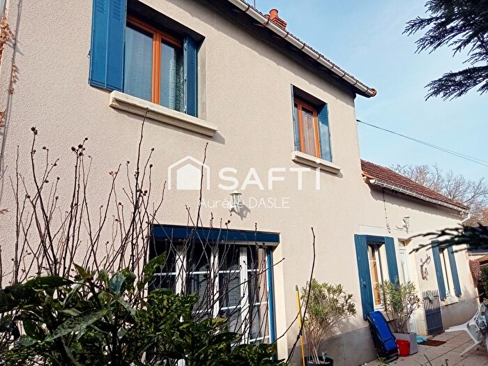 Maison à vendre - Coust - 5 pièces - 3 chambres