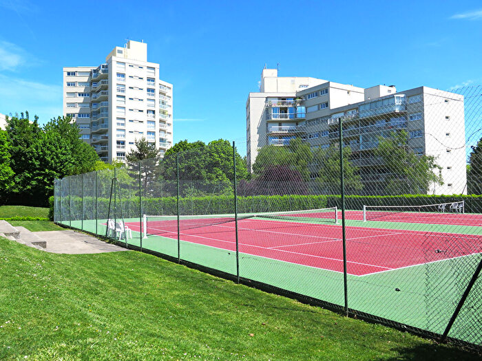 Marly-le-Roi, Montval, Côteaux : Appartement 5 pièces à vendre