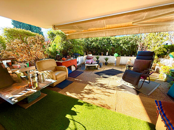 Appartement à vendre - Marseille e , Mazargues - 3 pièces - 2 chambres