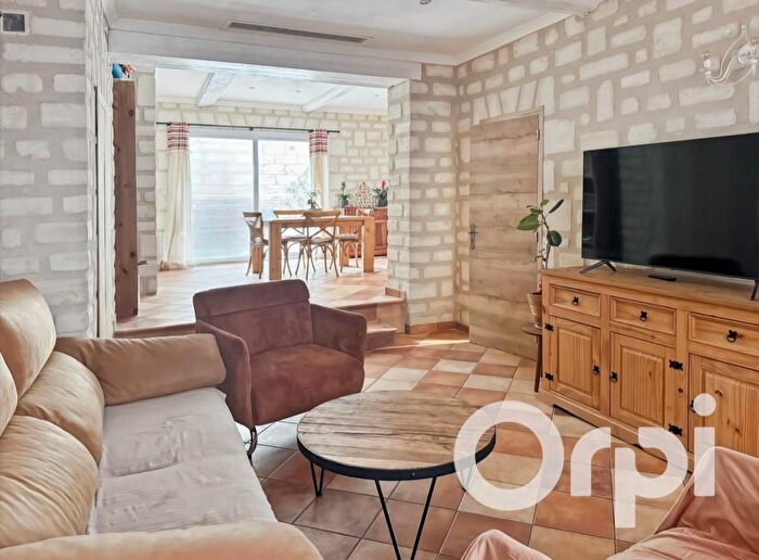 Maison à vendre - Beaucaire, Centre-ville - 5 pièces - 4 chambres