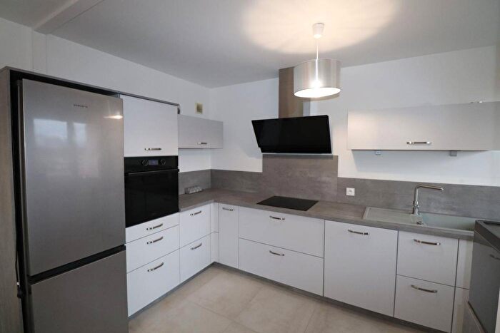 Appartement à louer - Pont-de-Chéruy - 3 pièces - 2 chambres