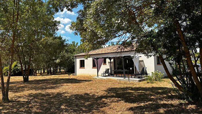 Villemoustaussou : Maison 4 pièces à vendre
