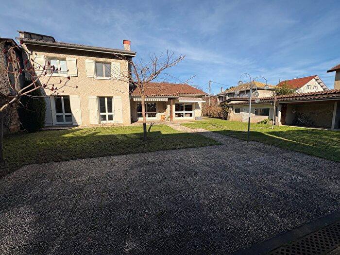 Maison à vendre - Beaurepaire - 7 pièces - 4 chambres